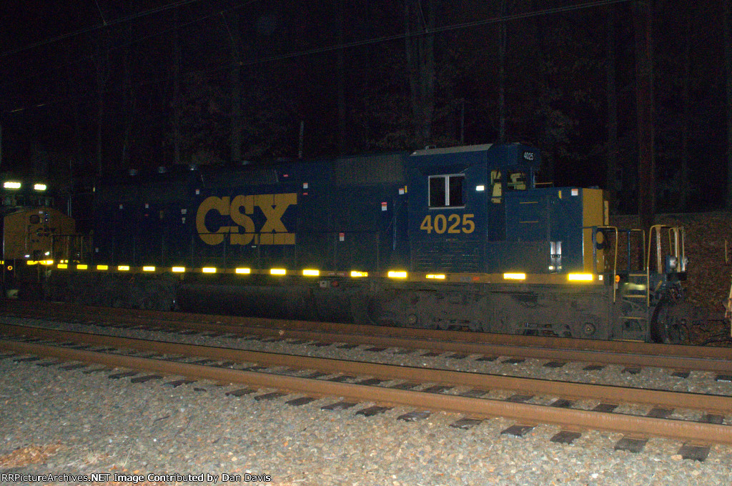 CSX SD40-3 4025 trails on S418-30